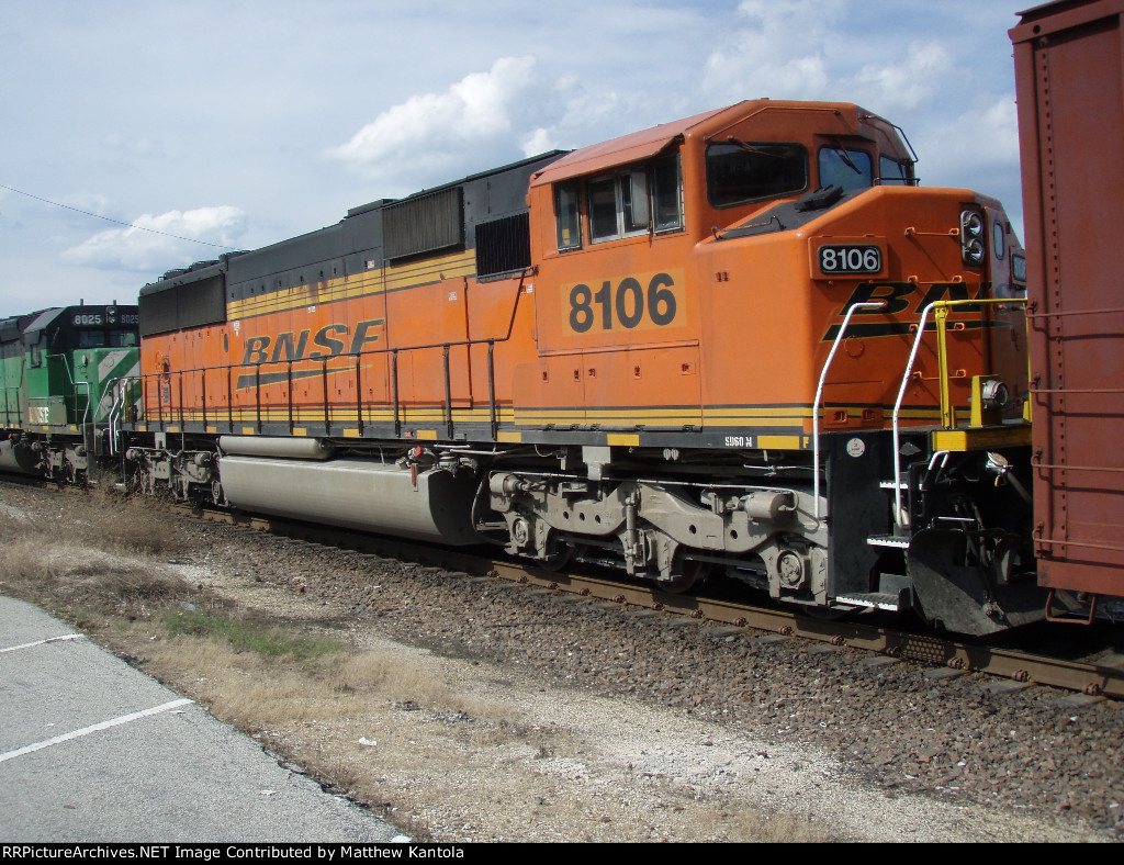 BNSF 8106